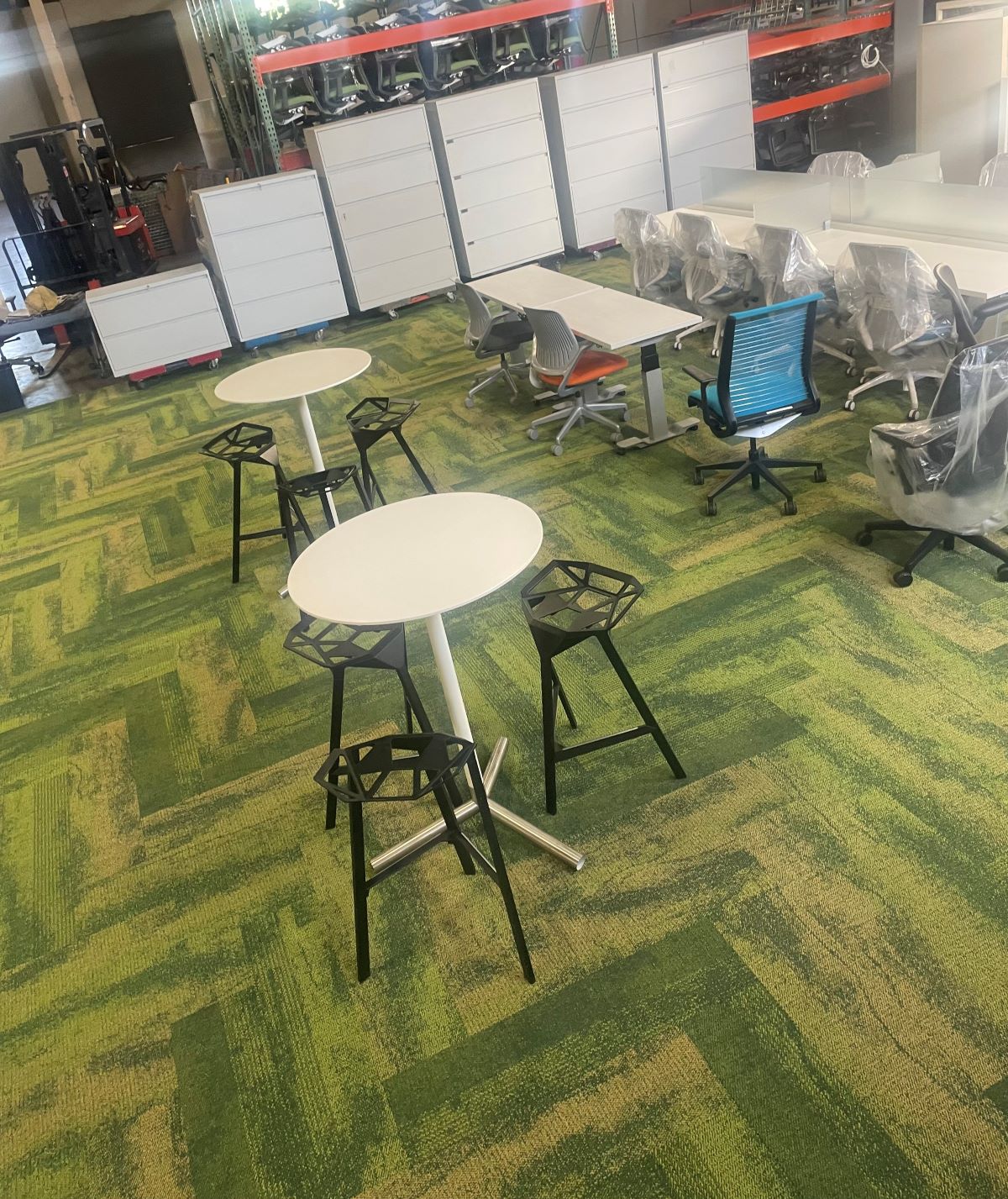 Deferments Size Round Break Room Table – Cubicle Resources